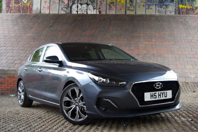Hyundai i30 Fastback Review - Their 5-Door Hatch With a Coupe Twist ...
